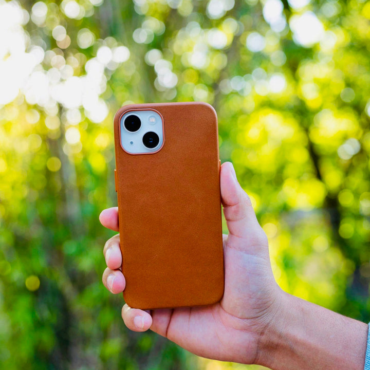 How to Choose the Best Leather iPhone Case - Bluebonnet Goods ...